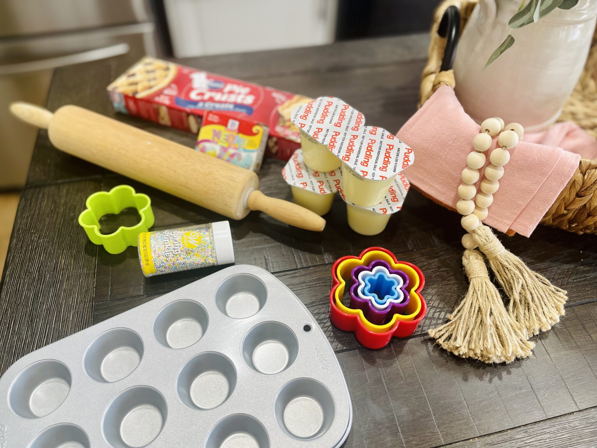 Mini Flower Pudding Pies - Spring is Here! - Mom the Magnificent